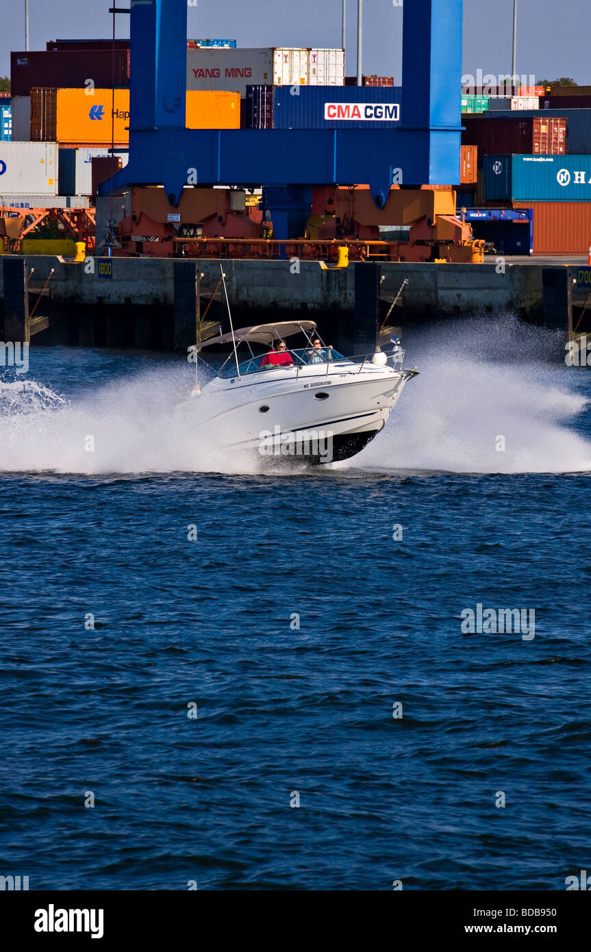 Motor pleasure boat hi-res stock photography and images - Alamy