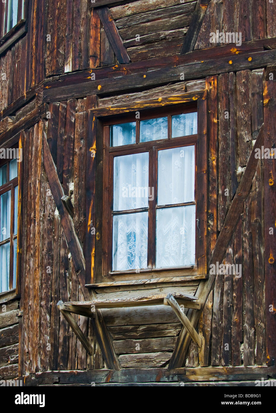 Ukraine village shack house hi-res stock photography and images - Alamy