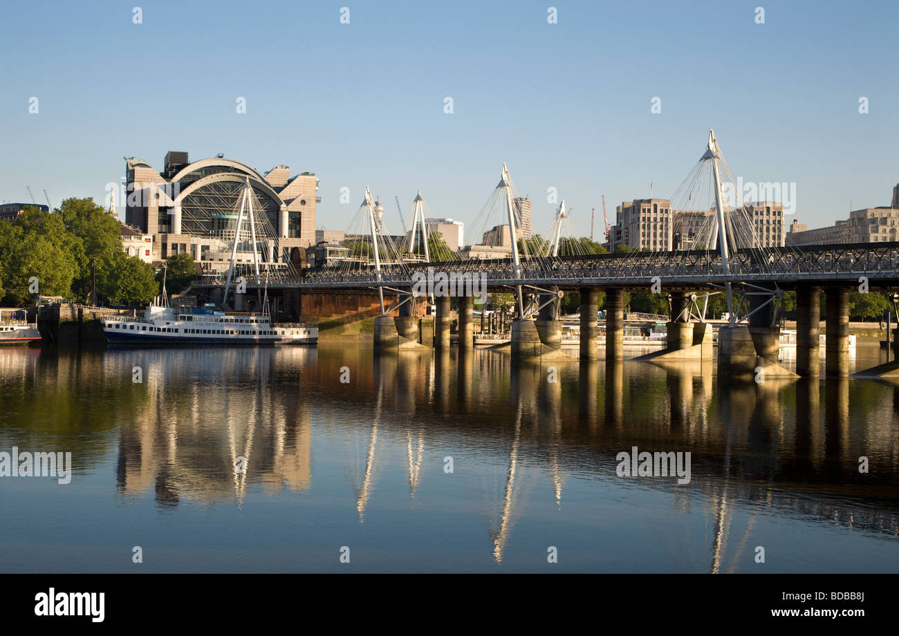 Thames architecture hi-res stock photography and images - Alamy