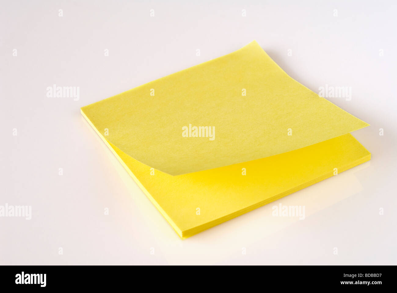 Blank post it notes hi-res stock photography and images - Alamy