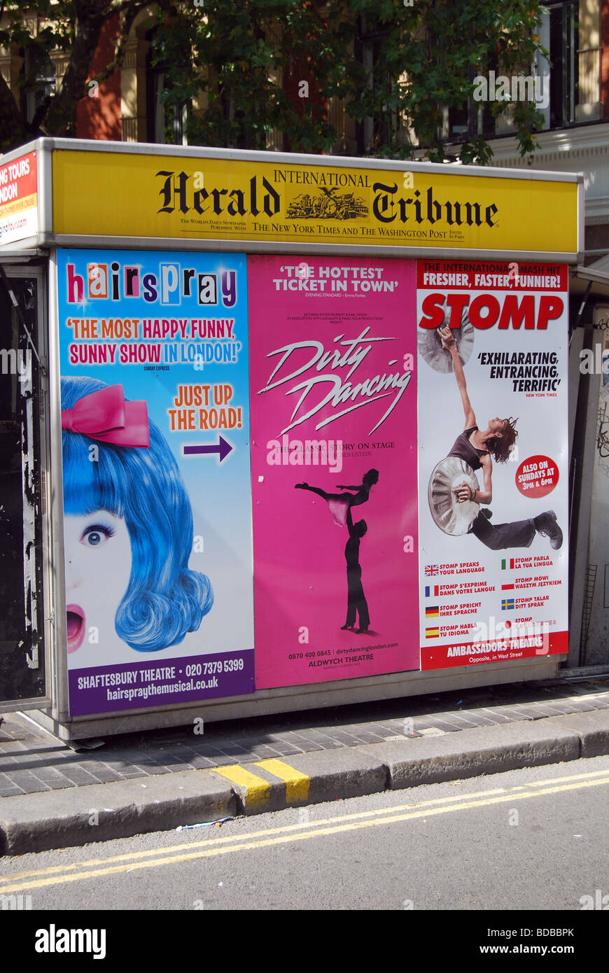 Advertising posters london hi-res stock photography and images - Alamy