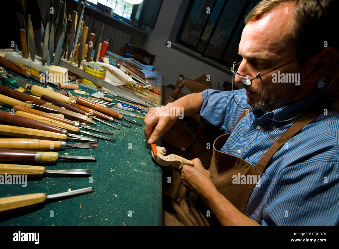 Violin cremona hi-res stock photography and images - Alamy