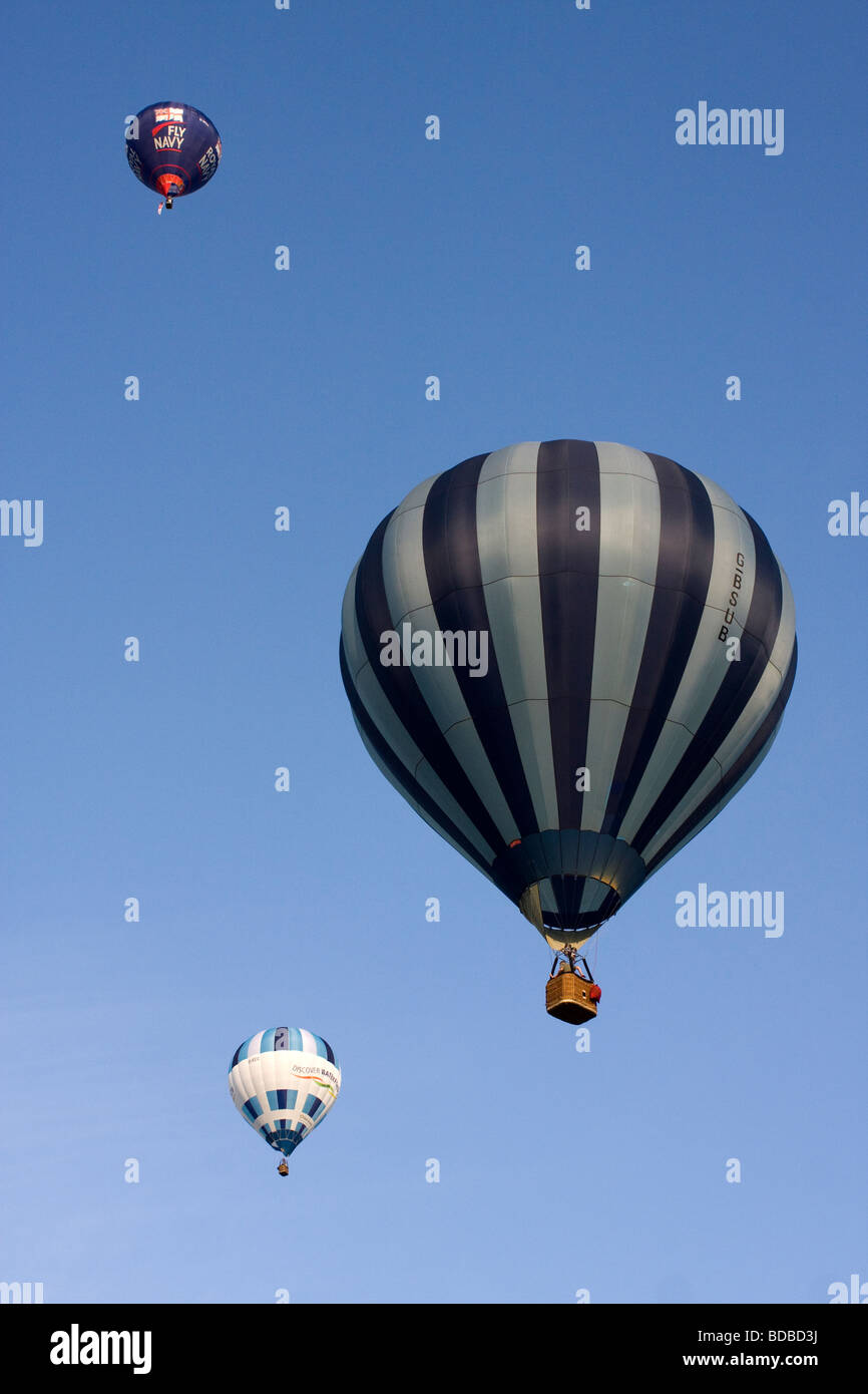 3 hot air balloons flying Stock Photo - Alamy