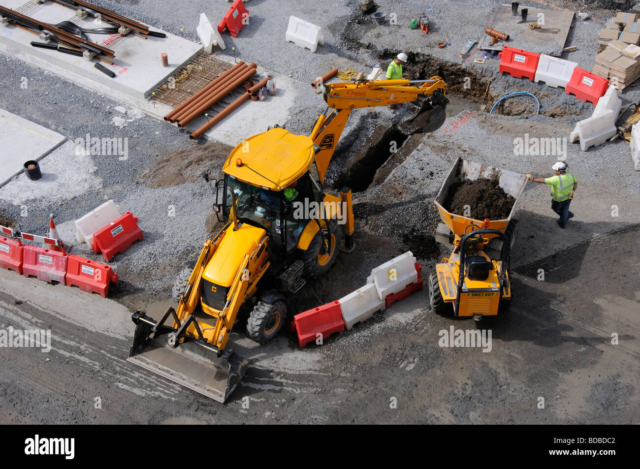 Edinburgh tram track hi-res stock photography and images - Alamy