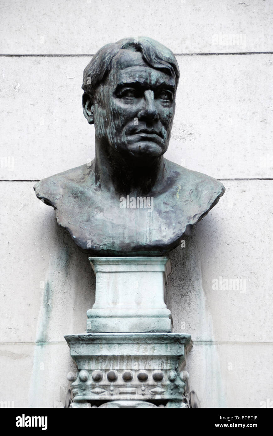 Statue of Alfred Harmsworth 1st Viscount Northcliffe newspaper ...