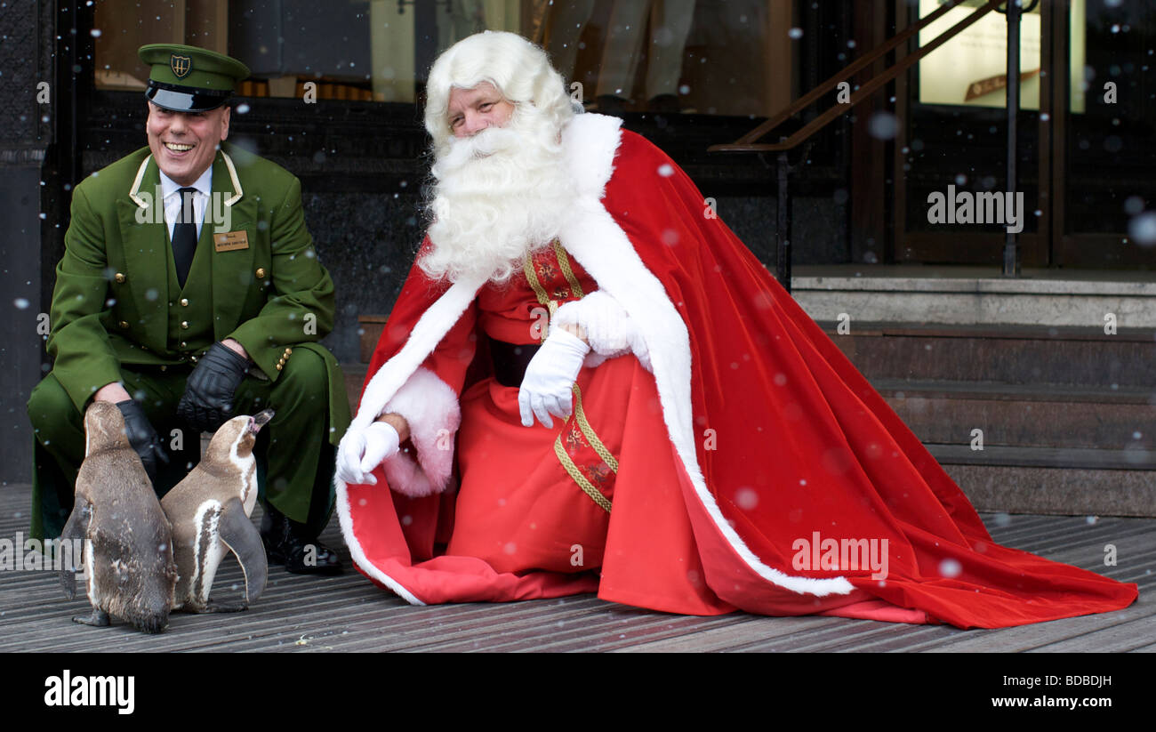Harrods christmas santa hi-res stock photography and images - Alamy