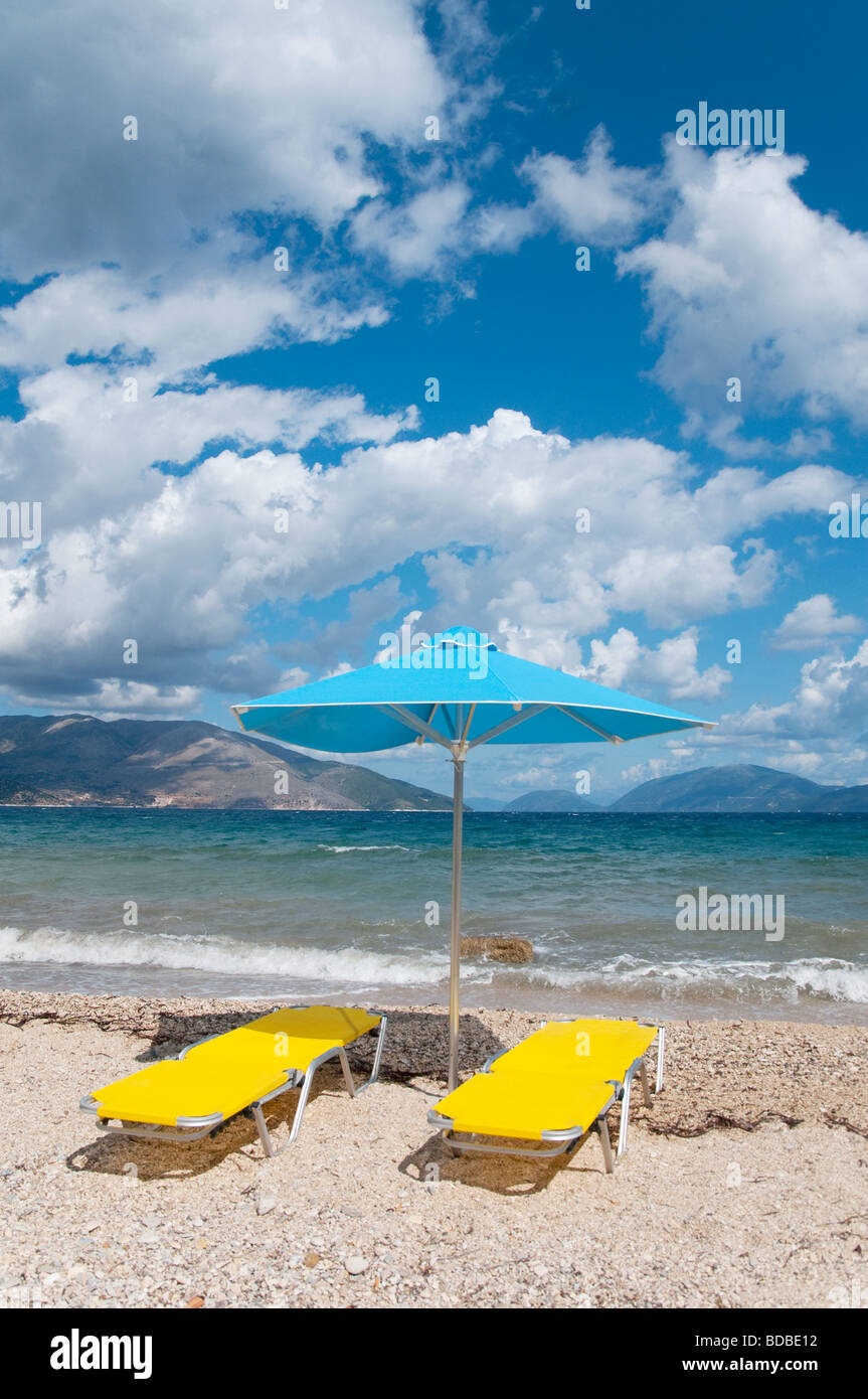 Yellow parasols hi-res stock photography and images - Alamy