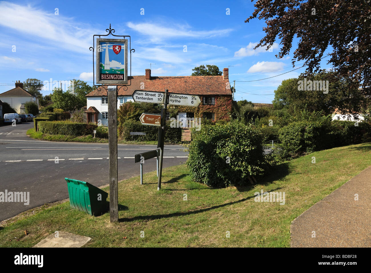 Bilsington crossroads with village sign Road Signs and Tour Sign ...