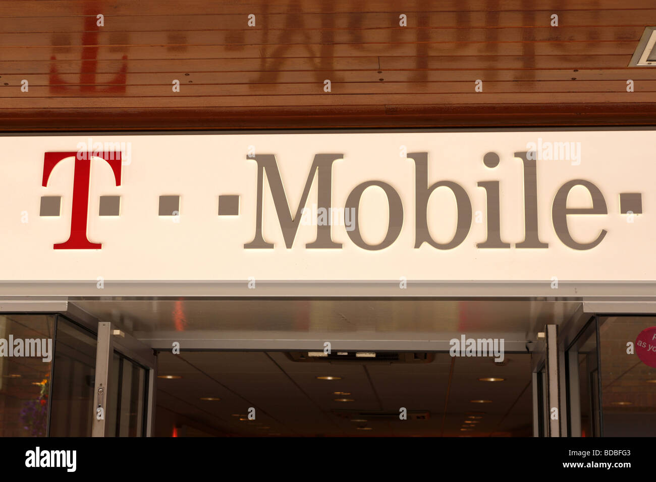 T Mobile Cell phone Store sign Stock Photo - Alamy
