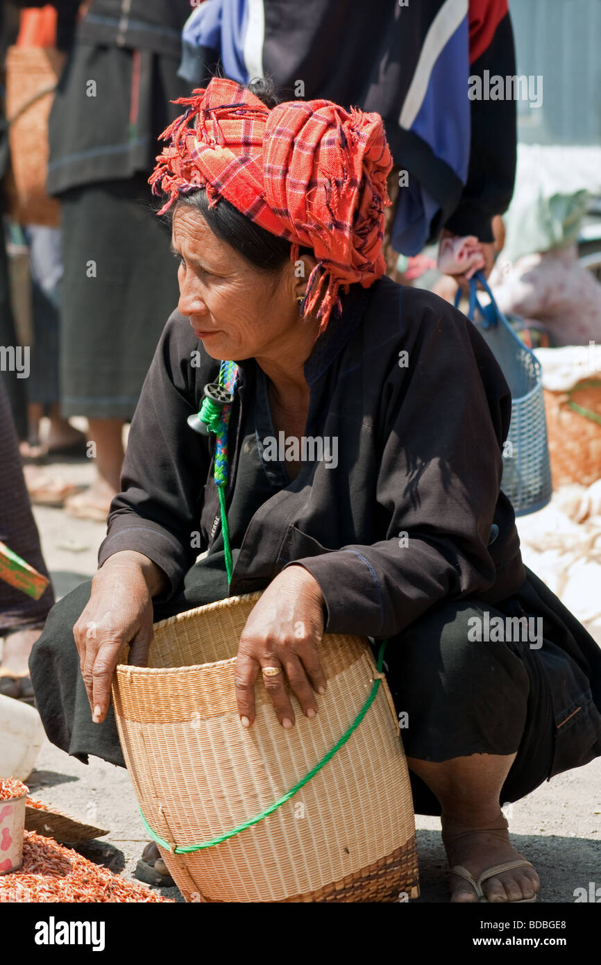 Pa-O tribal woman at Aungban market in Shan State, Myanmar (Burma Stock ...