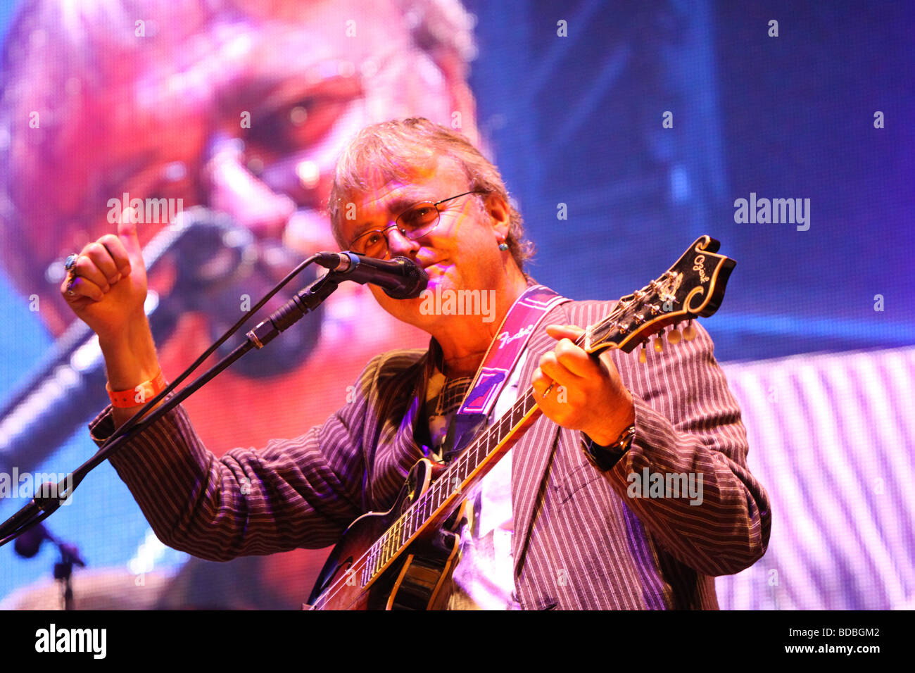 Chris Leslie at Cropredy 2009 Stock Photo - Alamy