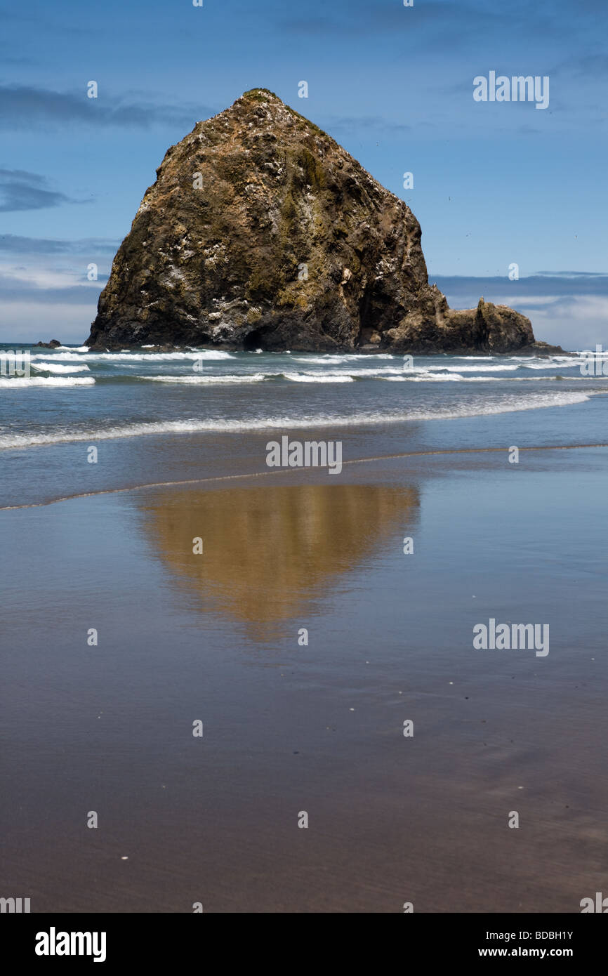 Tall monolith hi-res stock photography and images - Alamy