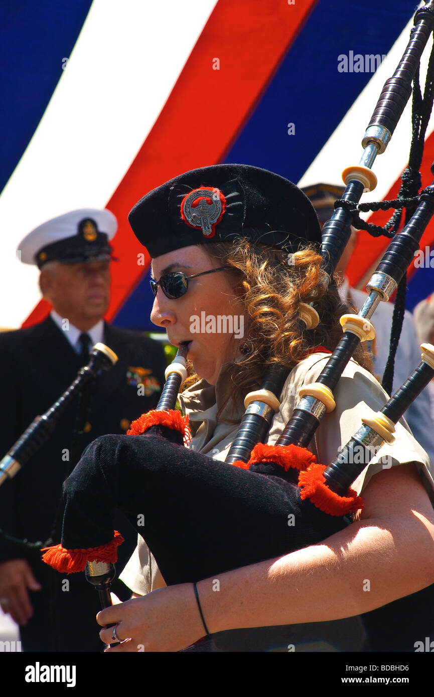 Bagpipe uniform hi-res stock photography and images - Alamy
