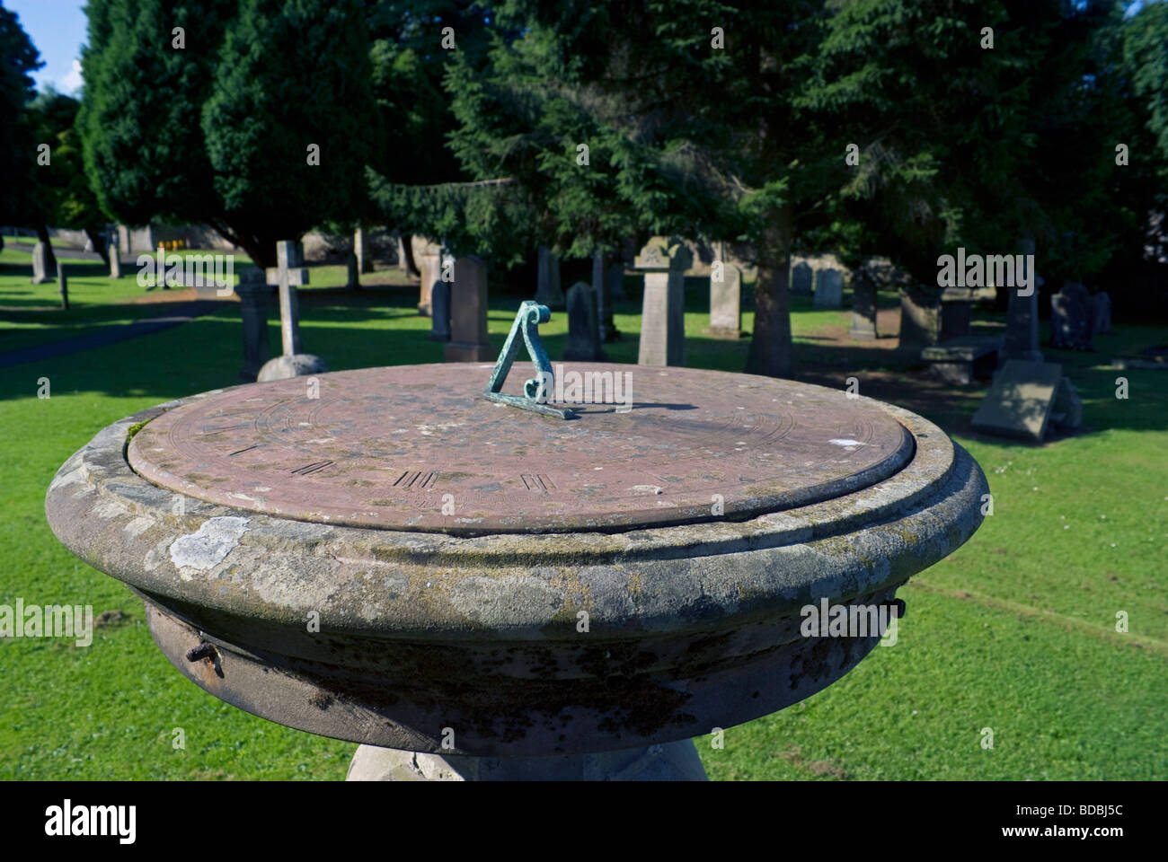 Scottish sundial hi-res stock photography and images - Alamy