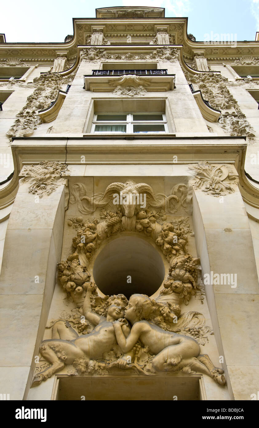 Typical Paris building architecture and styles Stock Photo - Alamy