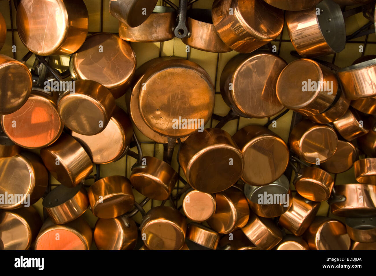 Copper chefs pans hi-res stock photography and images - Alamy