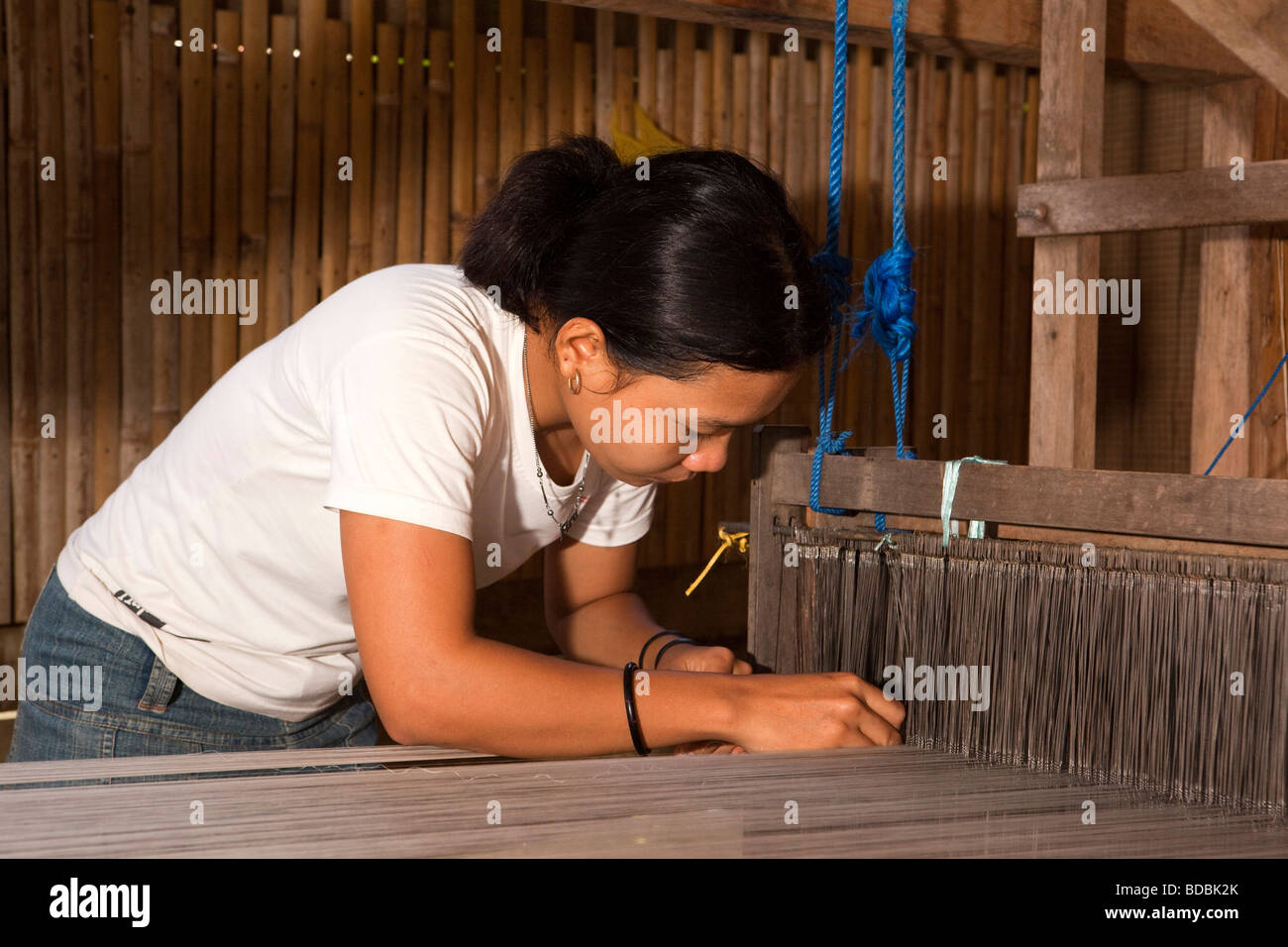 Low warp loom hi-res stock photography and images - Alamy
