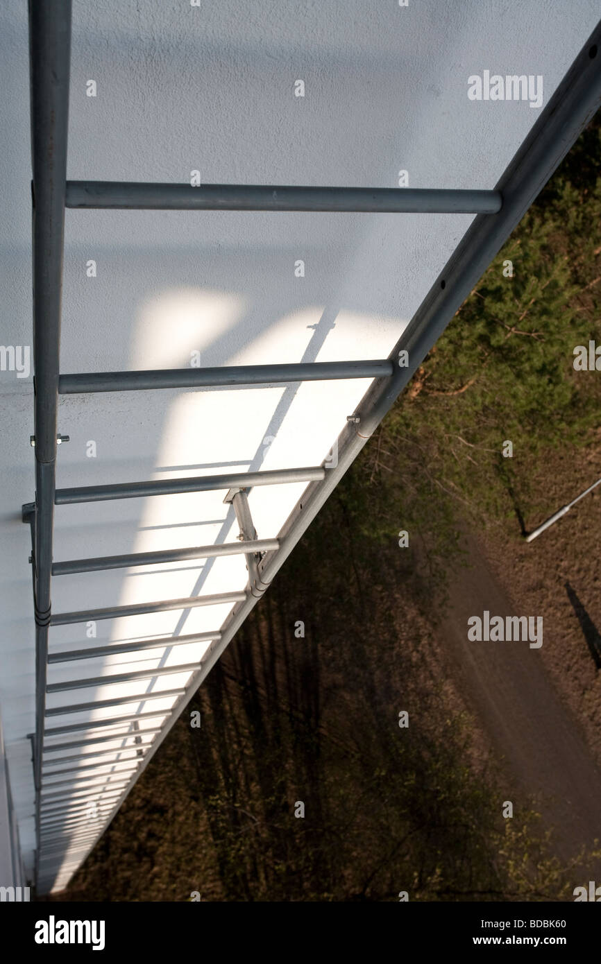 Fixed ladders hi-res stock photography and images - Alamy