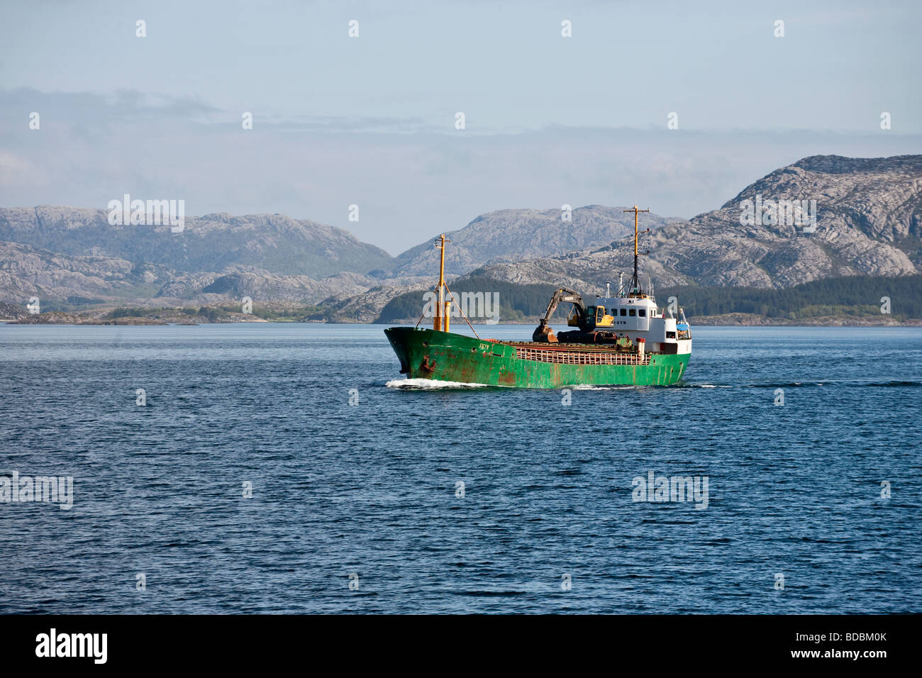 Ship with excavator hi-res stock photography and images - Alamy