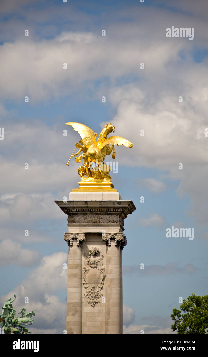 The large gilded statues on 17 meters (56 ft) high granite pillars ...
