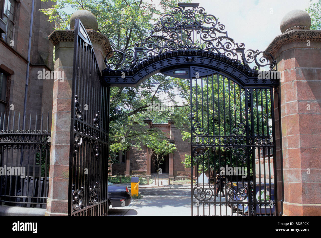 Yale University gate to campus Skull and Bones Secret Society house ...