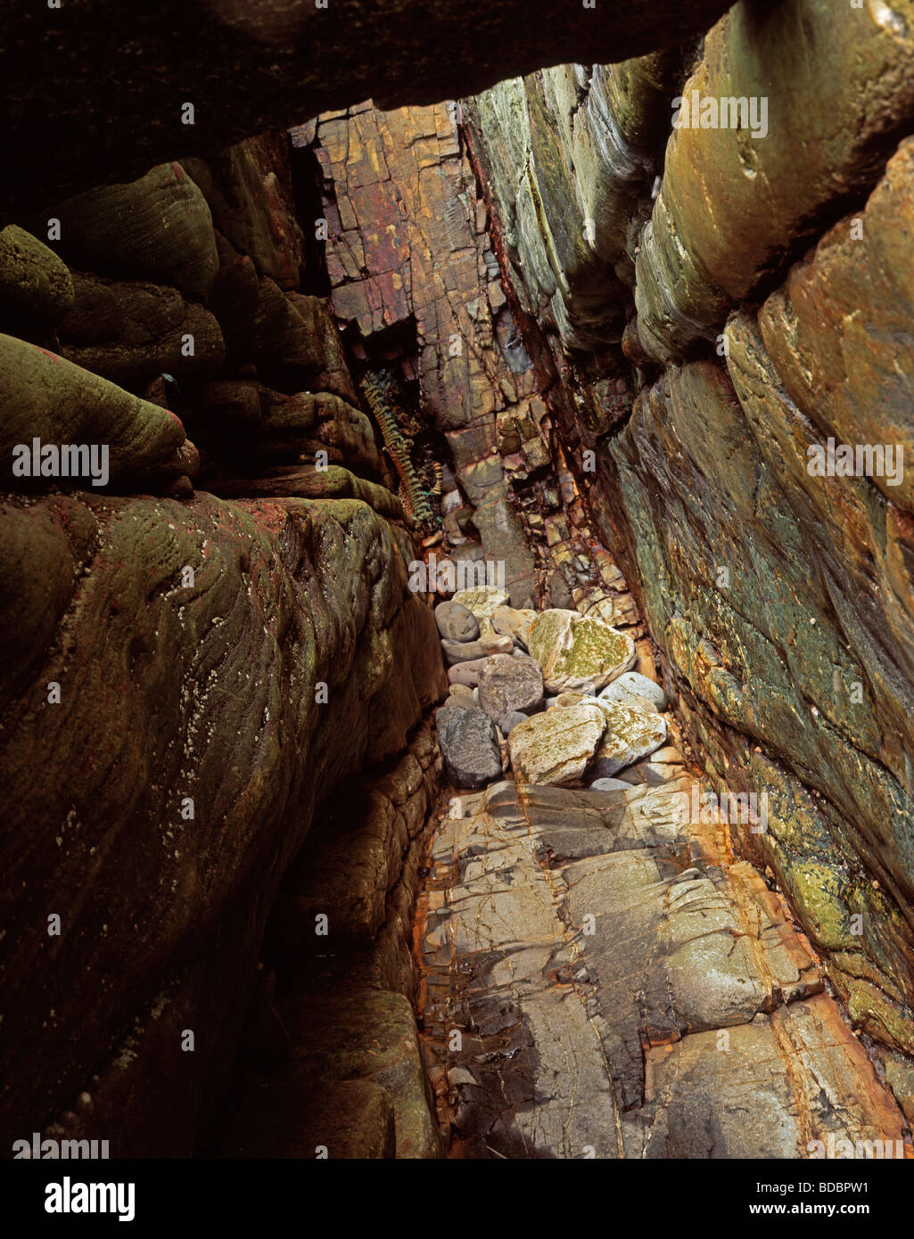 Fissures in the cliff near Elgol, Isle of Skye, Scotland, UK Stock ...