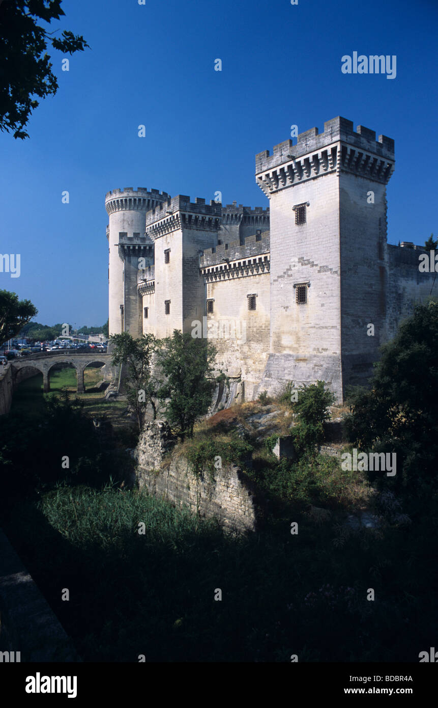 Tarascon castle hi-res stock photography and images - Alamy