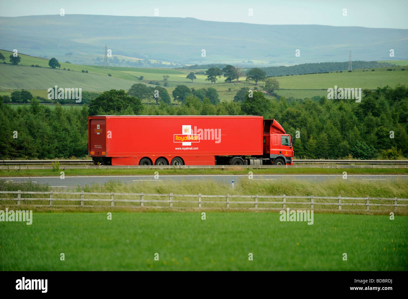 Truck trailer axle hi-res stock photography and images - Alamy