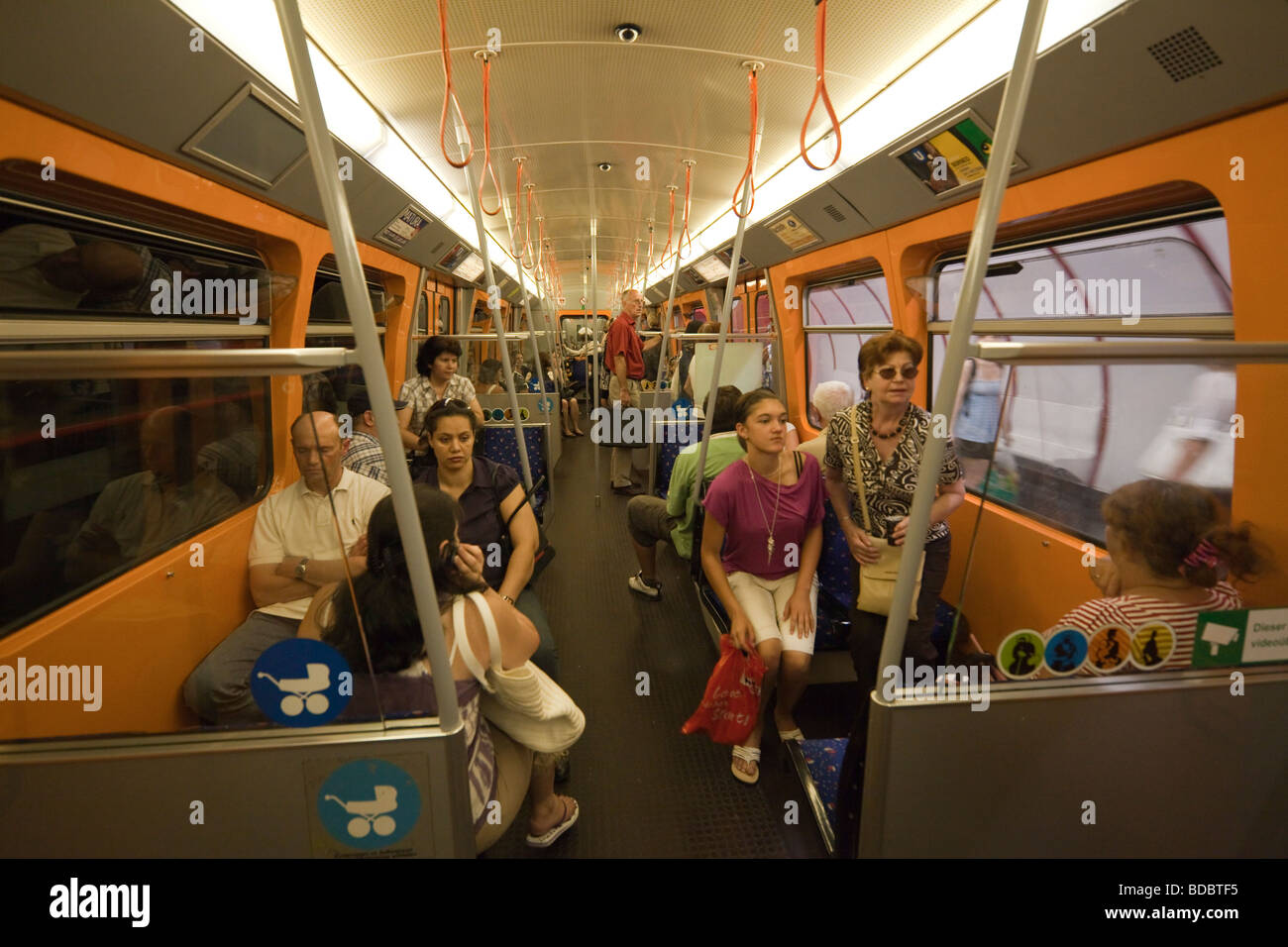U bahn wien hi-res stock photography and images - Alamy