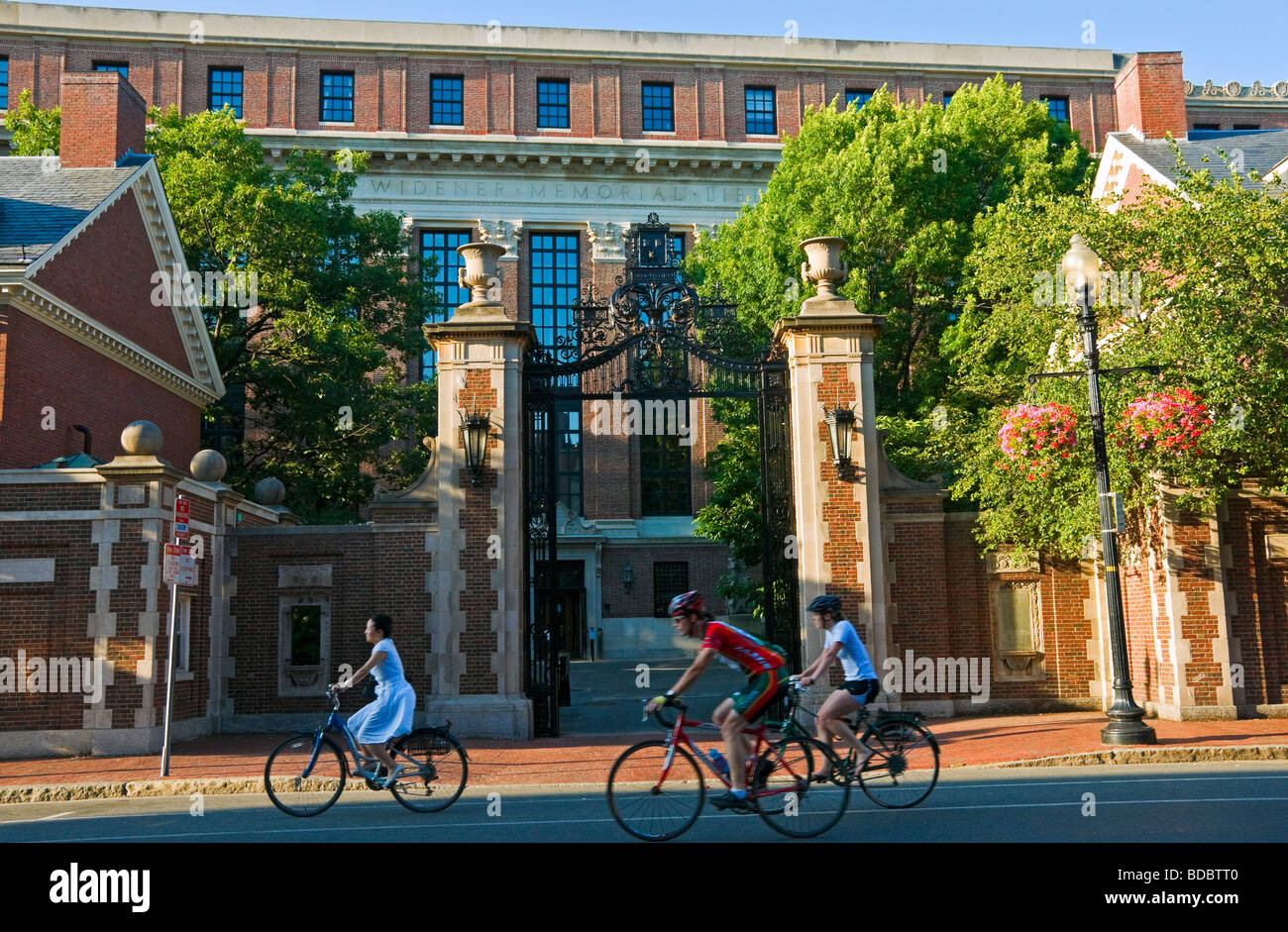Harvard university gate hi-res stock photography and images - Alamy