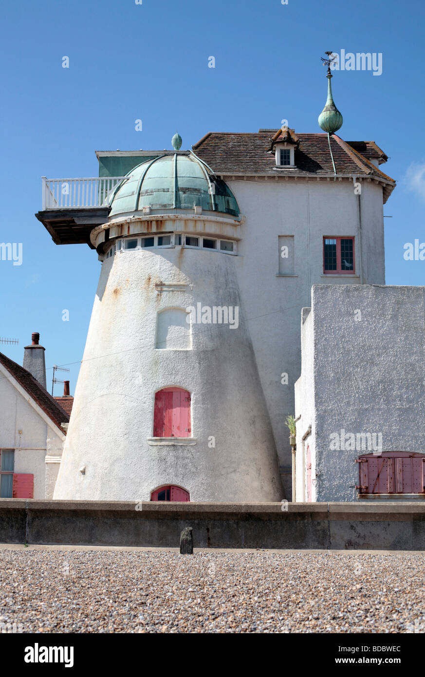 Aldeburgh look out tower beach hi-res stock photography and images - Alamy
