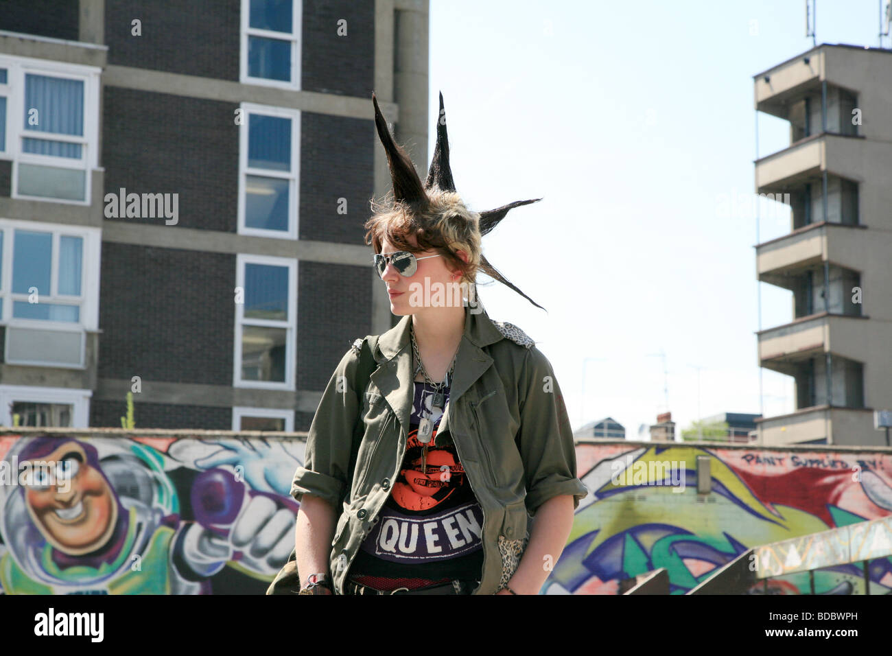 Female punk mohican hi-res stock photography and images - Alamy