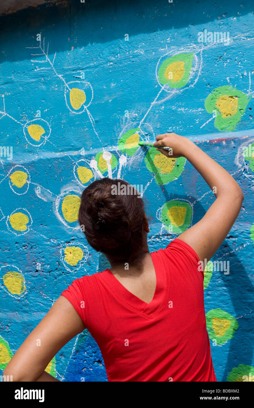 Graffiti art in mumbai hi-res stock photography and images - Alamy