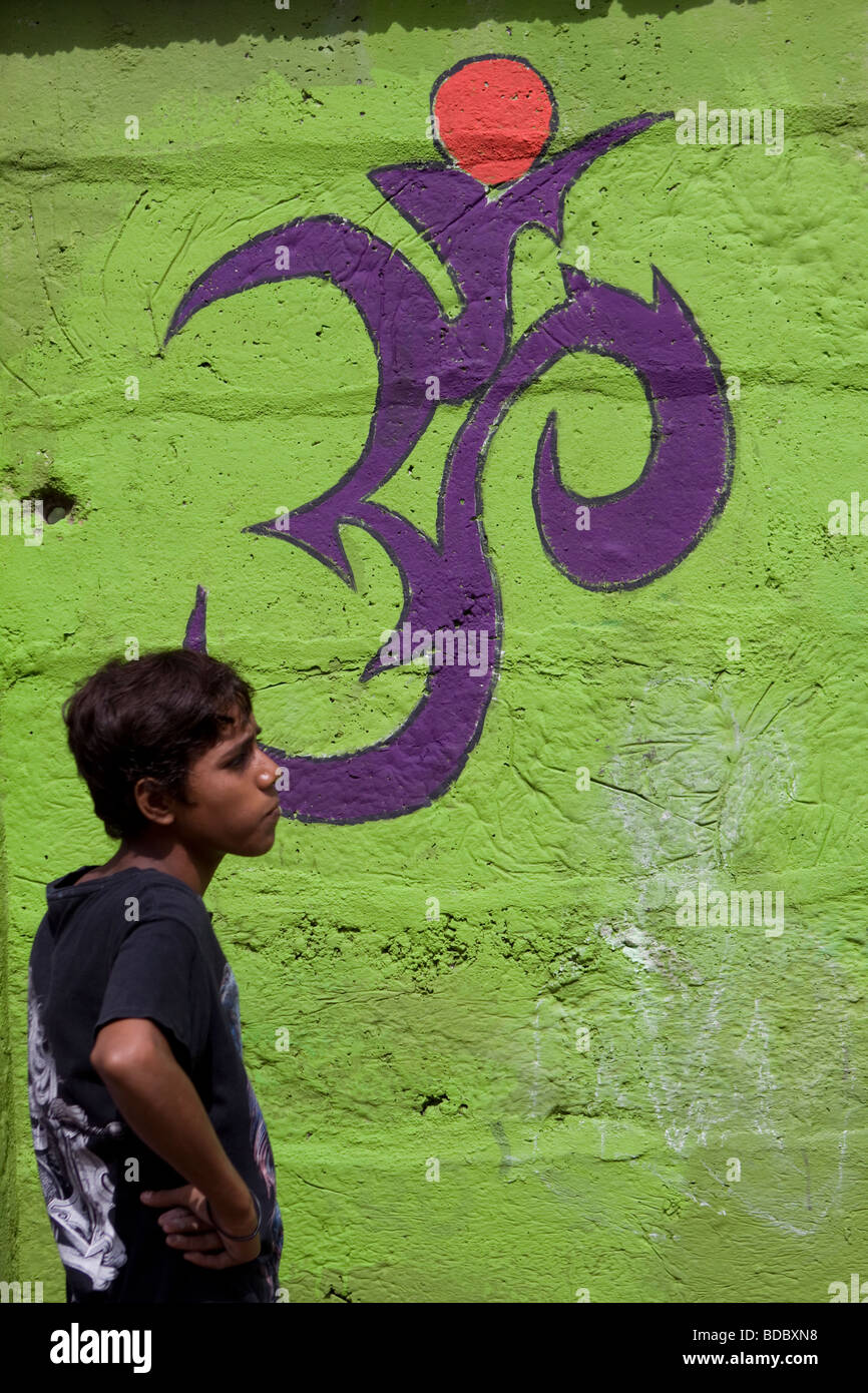 Mumbai graffiti hi-res stock photography and images - Alamy
