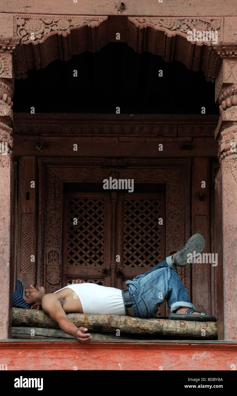 Temple sleep hi-res stock photography and images - Alamy