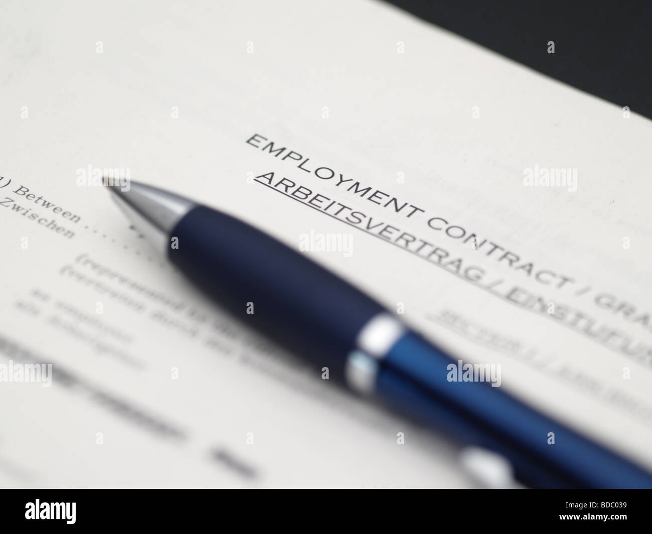 Employment contract hi-res stock photography and images - Alamy