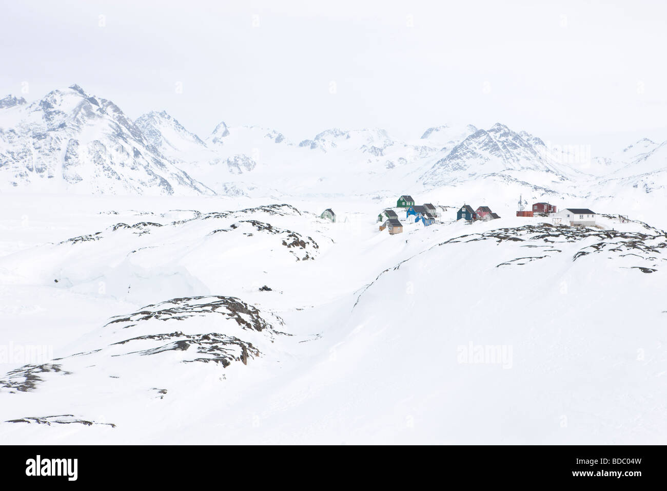 Houses in village kulusuk greenland hi-res stock photography and images ...