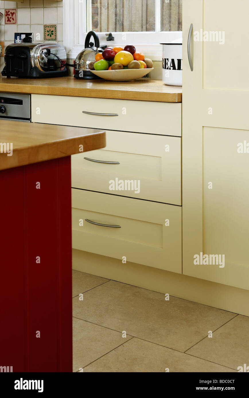 Close-up of modern kitchen with fitted cream units Stock Photo - Alamy