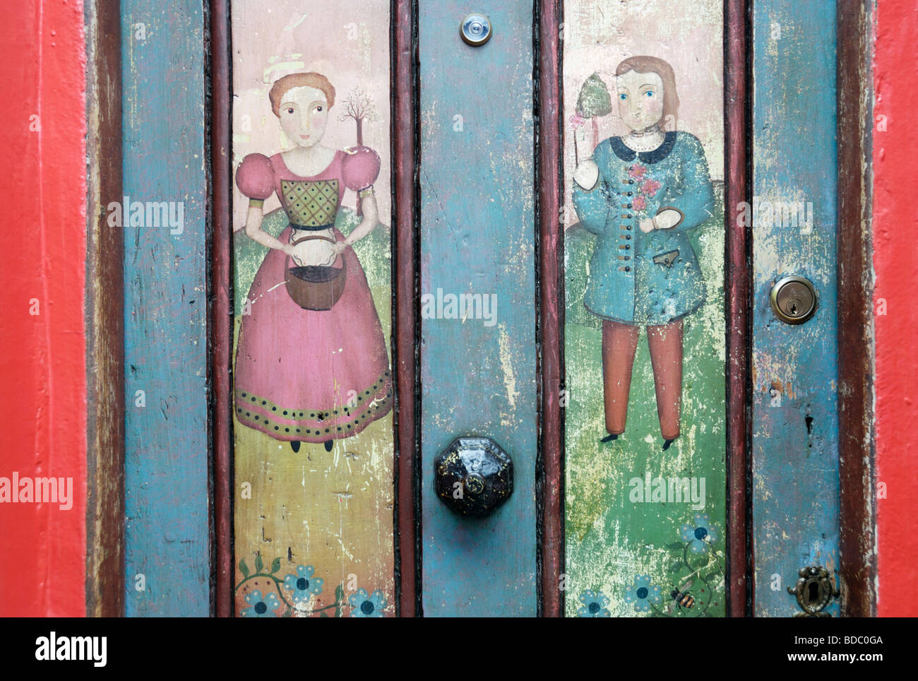 Door figures hi-res stock photography and images - Alamy