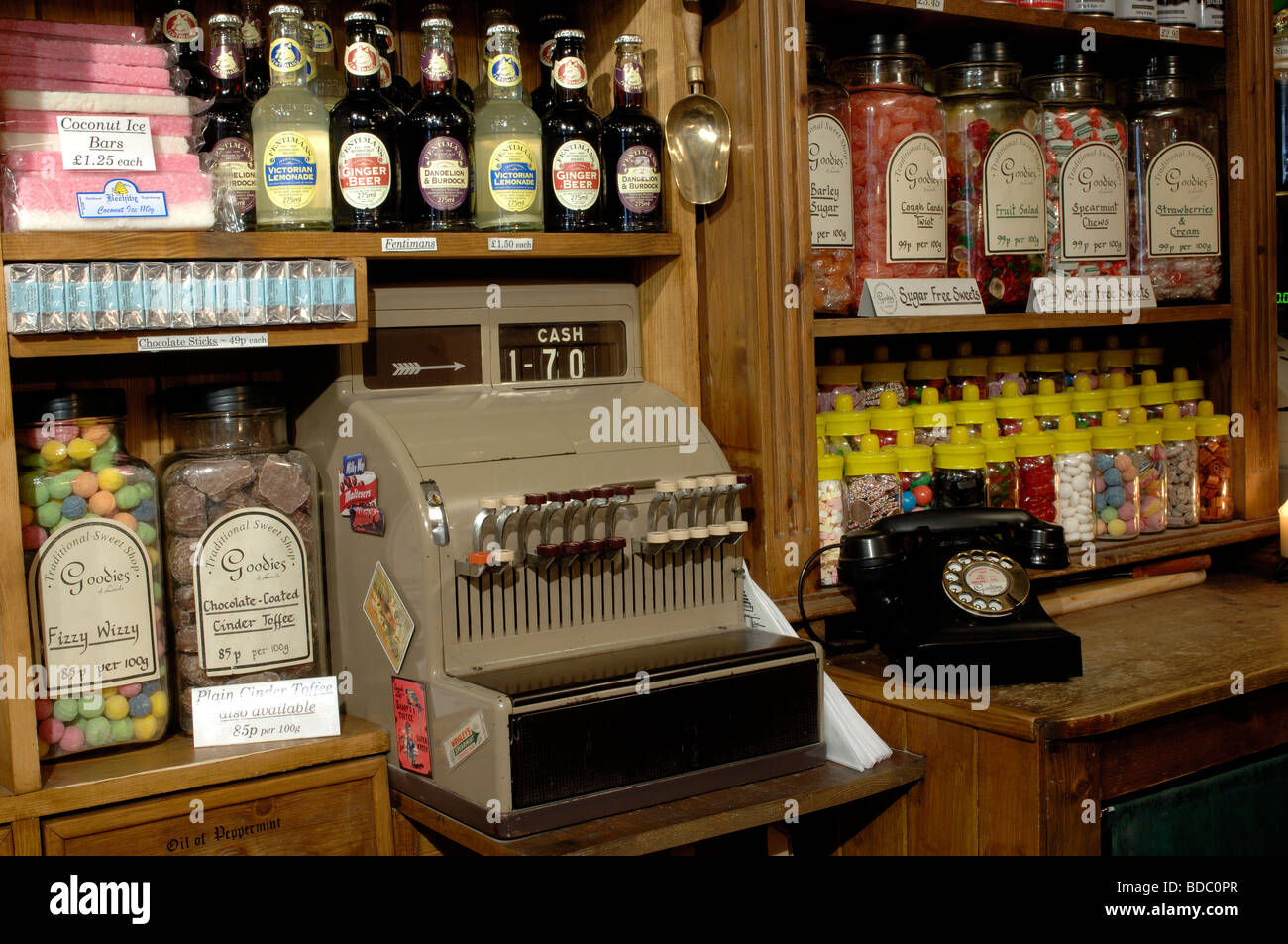 1950s sweet shop hi-res stock photography and images - Alamy
