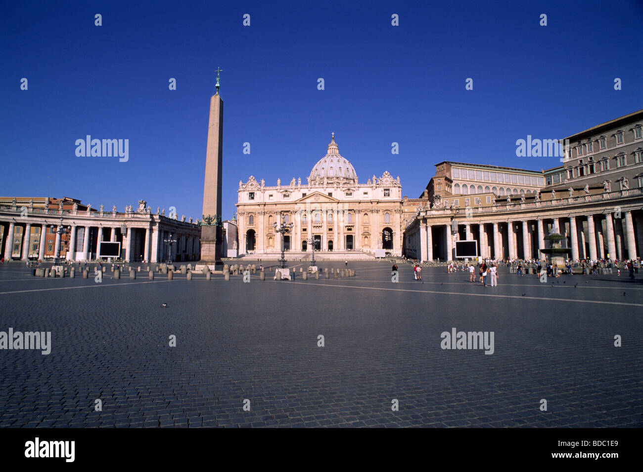 Obelisk rome city square italy hi-res stock photography and images - Alamy