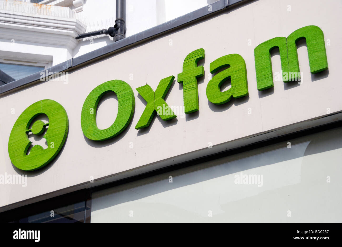 Oxfam logo hi-res stock photography and images - Alamy