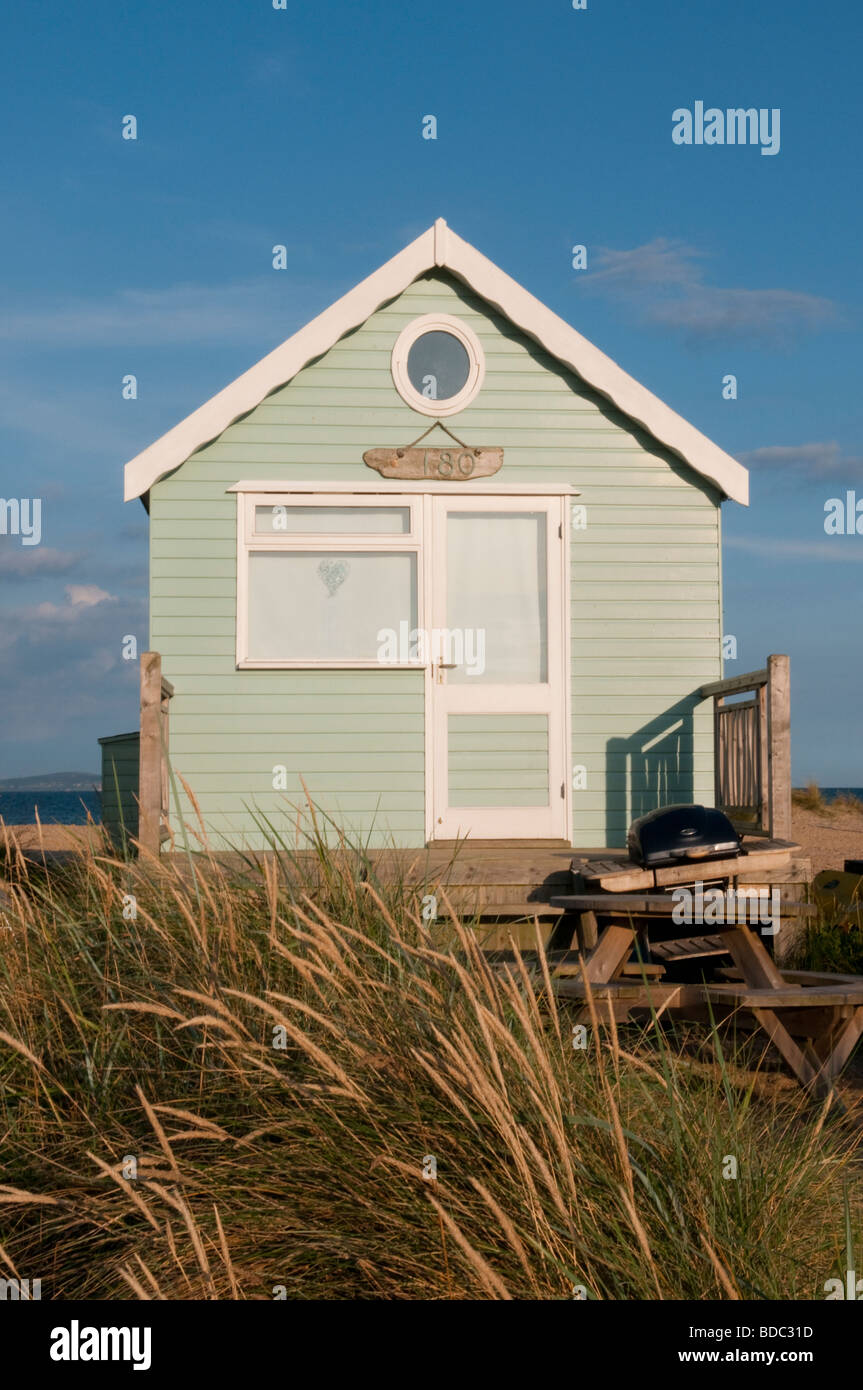 Wooden beach hut hi-res stock photography and images - Alamy