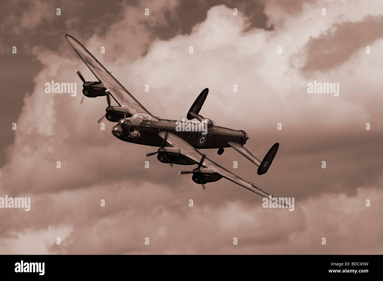 Monochrome avro lancaster hi-res stock photography and images - Alamy