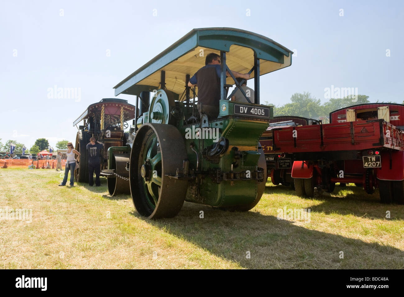 Traction engine 1930s hi-res stock photography and images - Alamy