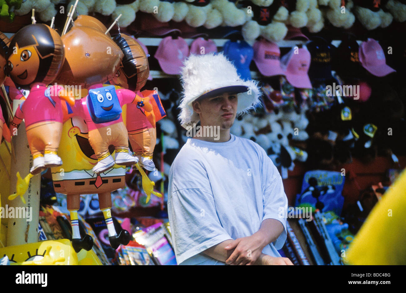 Carny worker hi-res stock photography and images - Alamy