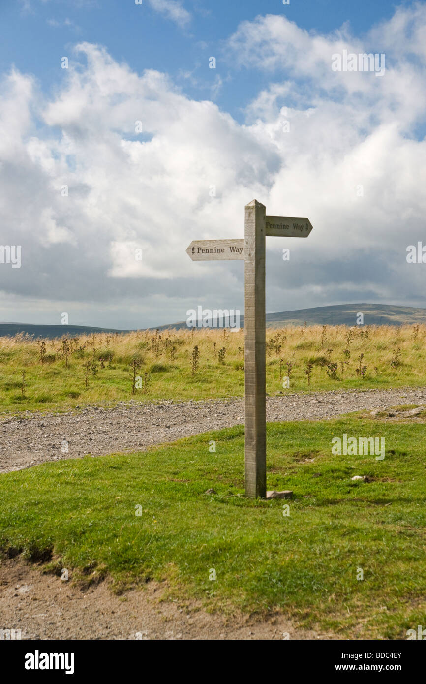 Footpath sign on the Pennine Way, North Yorkshire Stock Photo - Alamy