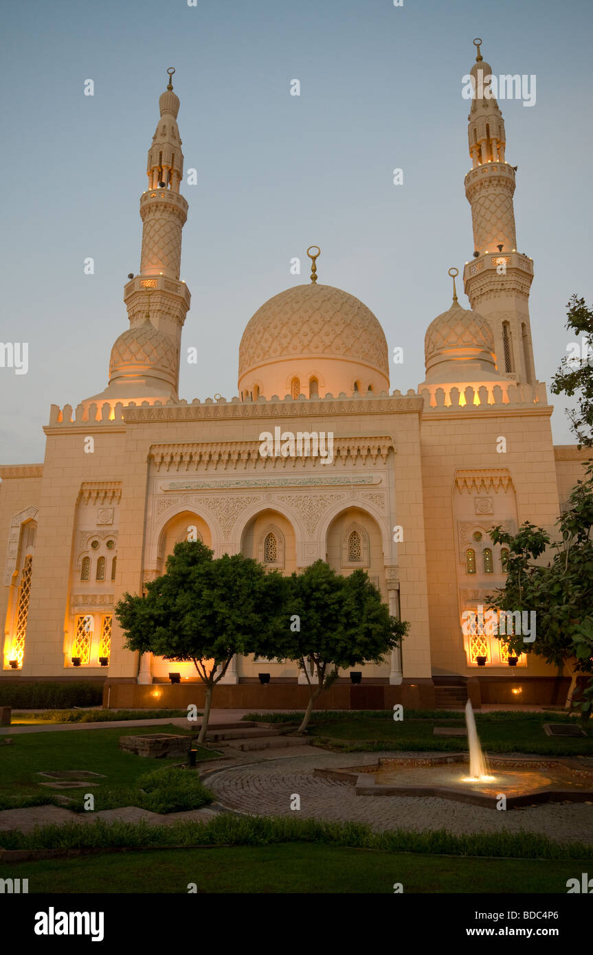 Jumeirah Mosque in Dubai Stock Photo - Alamy