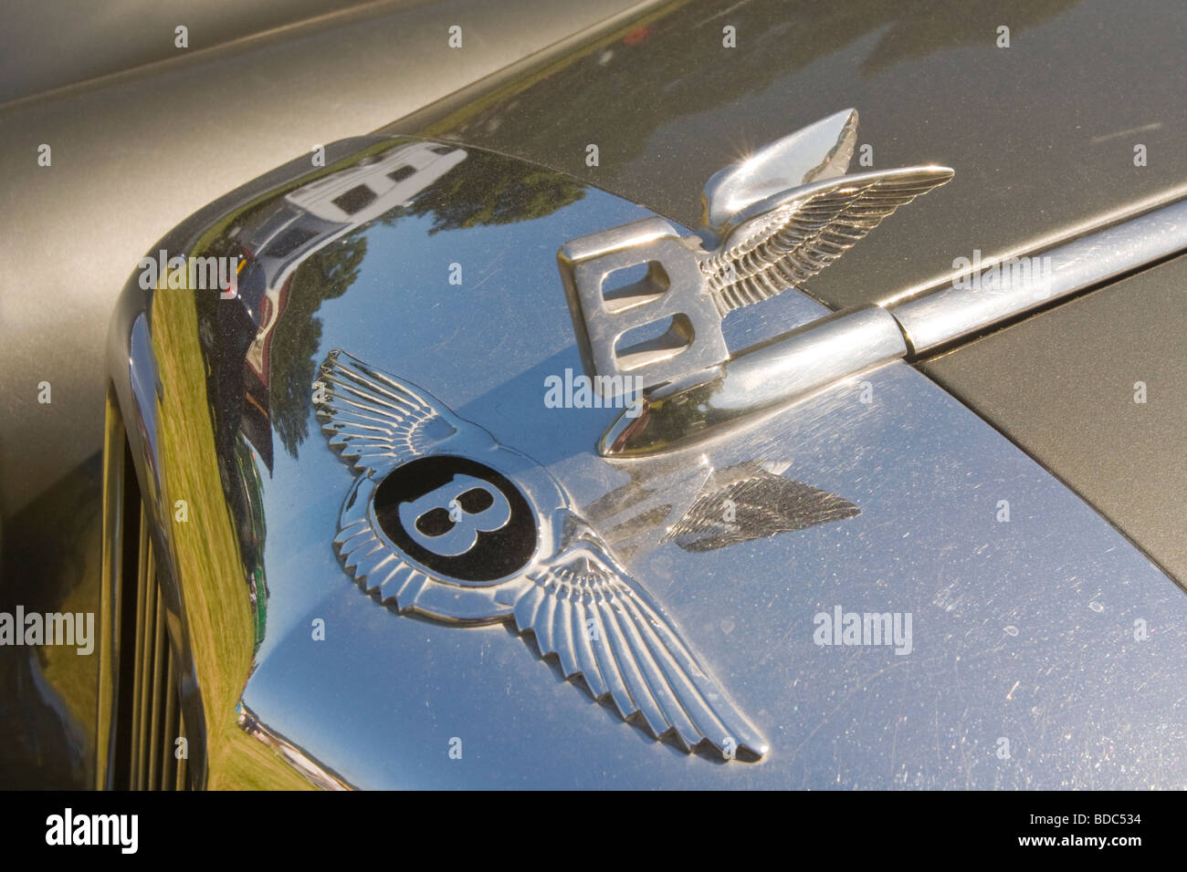 Bentley car flying b hi-res stock photography and images - Alamy