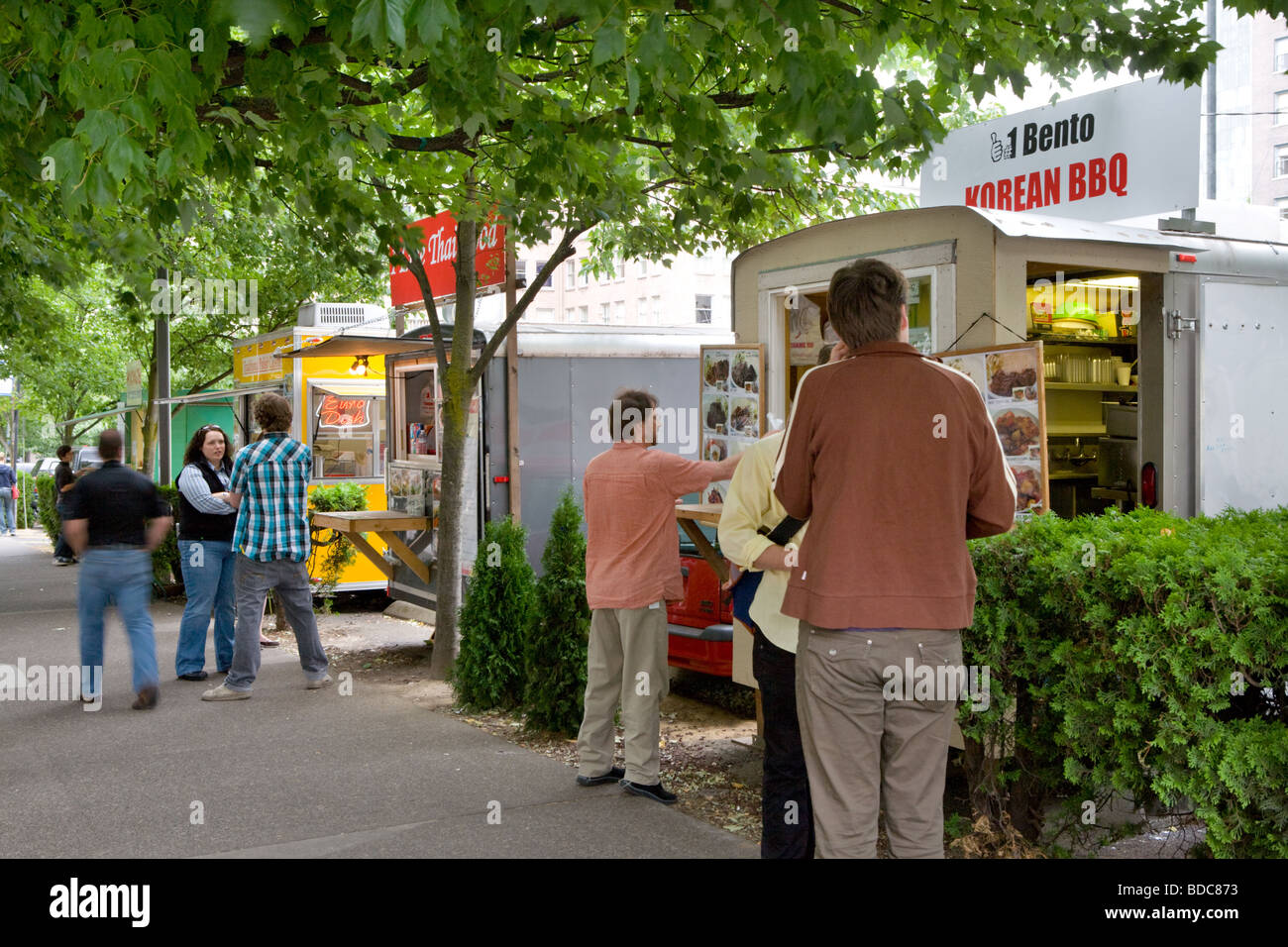 Food carts hi-res stock photography and images - Alamy